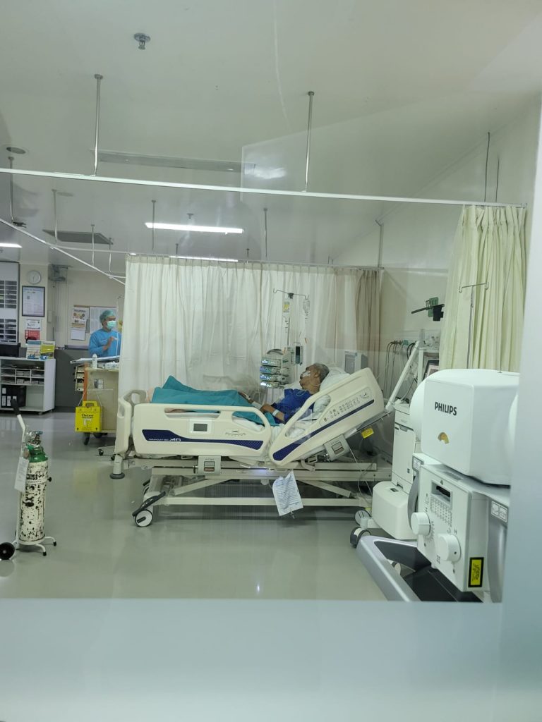 Dari Balik Kaca Ruang ICU Kencana RSCM, Kami Berdoa untuk Kesembuhan ...