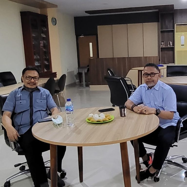 Alimuddin: Iksan Iskandar, Pemimpin Humoris yang Menjaga Integritas ...